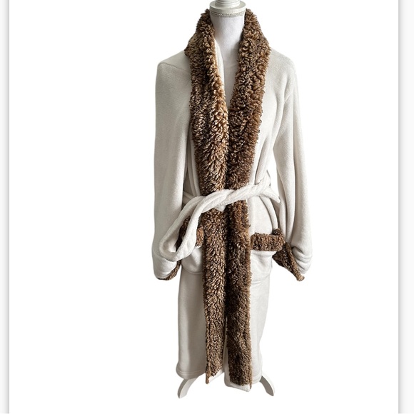 Pottery Barn | Intimates & Sleepwear | Pottery Barn Faux Fur Robe ...